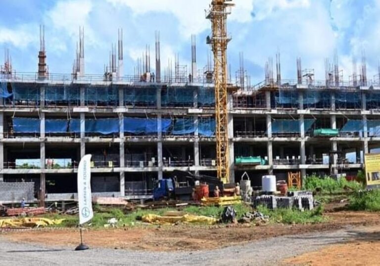 Santé : Kailesh Jagutpal en visite sur le chantier du nouvel Hôpital ...